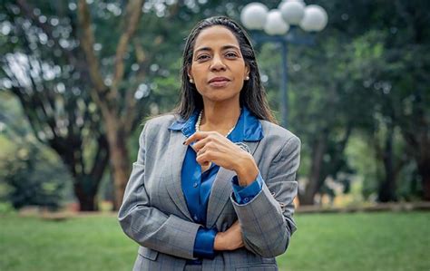 Leticia Carvalho Da Isa Conversa Com O Mar Sem Fim Mar Sem Fim