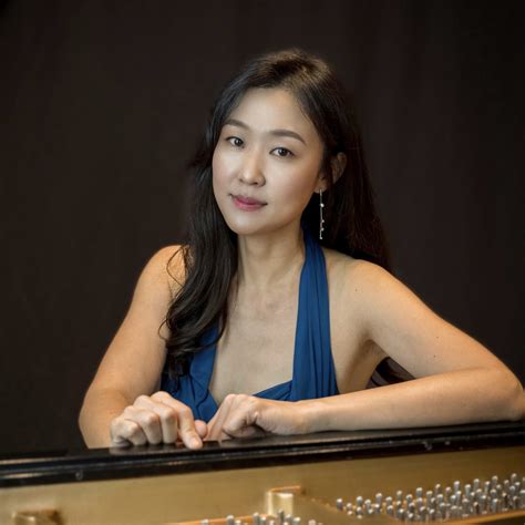 Yujin Lee Hartford Symphony Orchestra