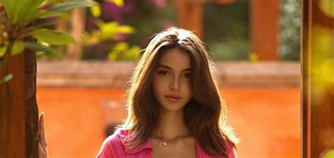 Emmy Rates Bio Age Height Wiki Models Biography