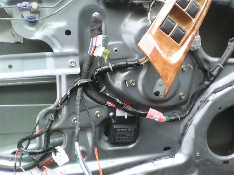 Установка модуля стеклоподъемников — Nissan Maxima QX (A33), 2 л, 2004 ...