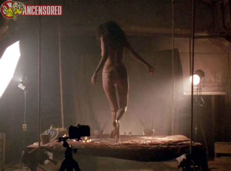 Carmen Chaplin Nue Dans Snapshots