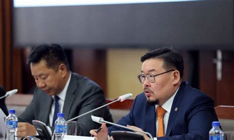 Г Занданшатар Импортоос хэт хараат эмзэг эдийн засагтай байгаа энэ байдал цаашид удаан