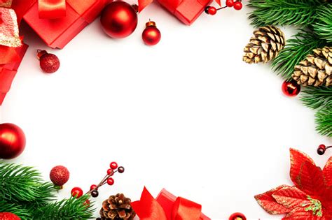 전나무 가지 빨간 선물 상자 크리스마스 공과 축제 장식 흰색 상단 보기 복사 공간 크리스마스와 새해 배경 가문비나무에 대한 스톡 사진 및 기타 이미지 Istock