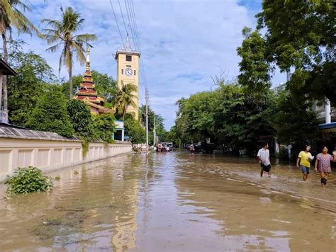 ဧရာဝတီမြစ်ရေမြင့်တက်လာမှုကြောင့် ပခုက္ကူမြို့ရှိ မဟာဝိသုတာရာမအလယ်တိုက
