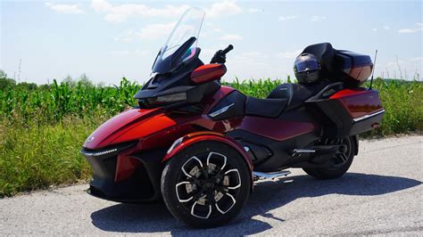 Can Am Spyder Rt Limited Motorcycle Review An Experience Built For Two