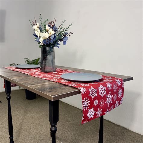 Новорічна доріжка Delight Червона з білими сніжинками 180х40 фото отзывы характеристики в