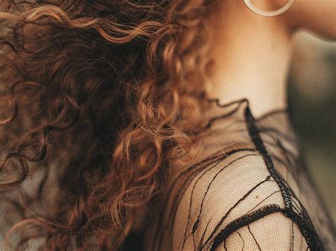 Трихологи розповіли навіщо 1 раз на місяць потрібно купати волосся в каві та в молоці