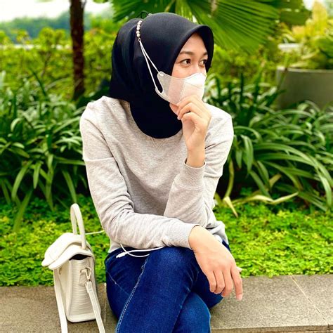 Cewe Berhijab Cantik Koleksi Gambar