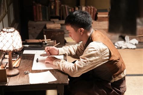 （写真）濱田岳×草刈正雄『探偵ロマンス』今夜スタート 『カムカムエヴリバディ』制作チームが贈るエンターテインメント活劇 ドラマ