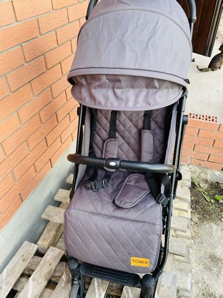 Коляска В отличном состоянии Легкая маневренная Положение спинки регулируются