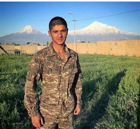 Pin Oleh ԻՄ ԶԻՆՎՈՐ Di Հայ Զինվոր