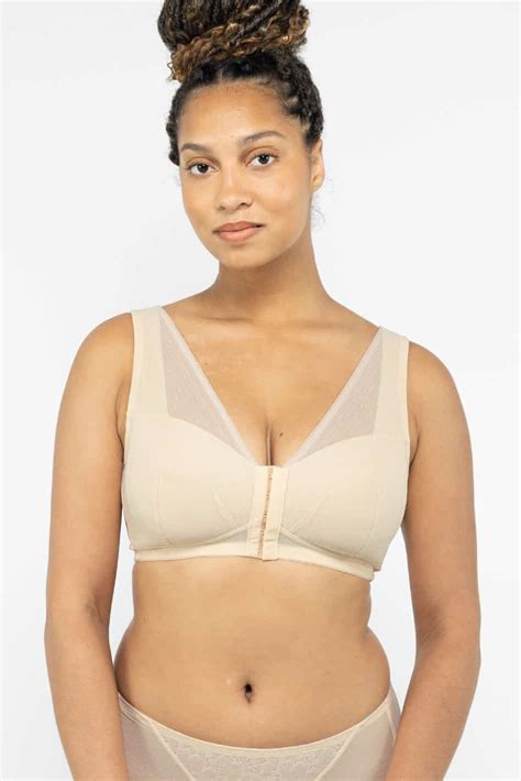 Hugger Wireless Full Coverage Soft Cup Bra C Ddd Cup Understance