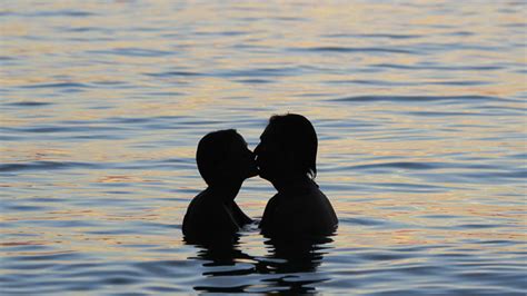 Think More Sex Makes You Happier Think Again Say Researchers RT World News