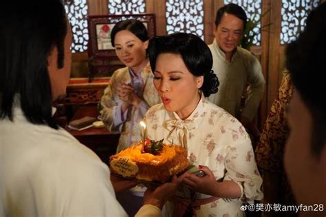 曾嫌吳京太窮轉嫁富商，被拋棄如今擺攤賣魚？樊亦敏本尊現身回應 每日頭條