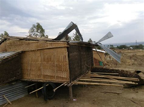 Dvb ဆိပ်ဖြူတွင် ၂ ရက်အတွင်း လေပြင်းကြောင့် နေအိမ်အဆောက်အဦ ၄၂ လုံး အမိုးလန်ပျက်စီး