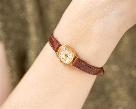 Dainty Watch For Women Dawn Gold Plated Vintage T Micro Lady Watch Rectangular Classic Dial