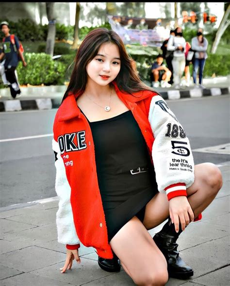 Potret Seksi Kienzy Mylien Wanita Yang Masih Berusia 19 Tahun Sangat