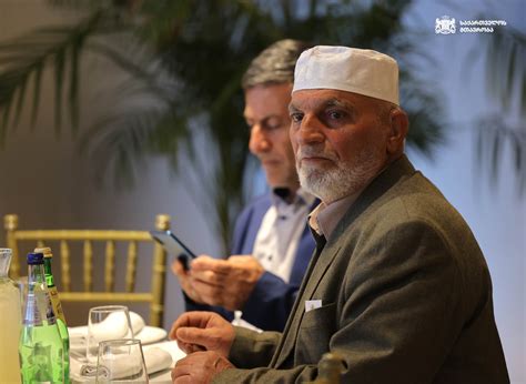 საქართველოს პრემიერ მინისტრმა ირაკლი კობახიძემ მუსლიმ თემს იფთარზე უმასპინძლა Facebook