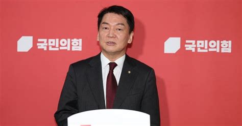 안철수 한동훈에 위기 넘어 승리 견인하는 구원투수·불펜 필요