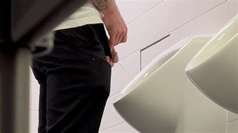 Pissing Guy Thisvid Com