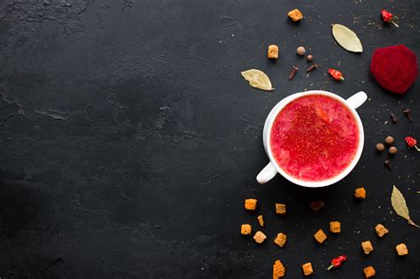 러 스크와 보르시 레드 말린 고추 및 텍스트 위한 공간을 가진 검은 배경에 베이 리프 감자 요리에 대한 스톡 사진 및 기타 이미지 감자 요리 건강한 식생활 고기