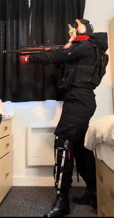 [cod] Wanted To Celebrate Halloween Properly For The First Time In 5 Years Since I Was 11