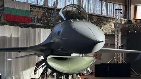 Ето го Вижте новия български изтребител F 16 СНИМКИ и ВИДЕО