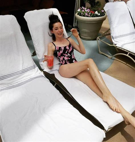 Emma Dumont TheFappening Sexy 29 Photos The Fappening