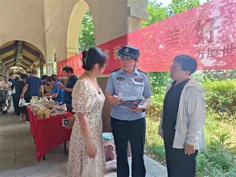 巾帼宣讲 声入章丘女警宣讲员开展普法宣传进集市 知法守法促和谐活动 理论宣传 新闻 中国章丘宣传网