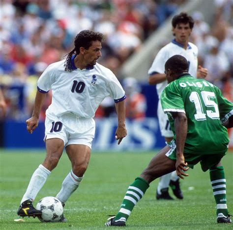 Download Roberto Baggio Italy Match Action Wallpaper
