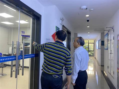 广东省基础与应用基础研究基金委员会副主任刘朝刚一行莅临研究院交流指导 东莞理工学院科技创新研究院