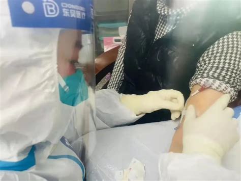 积极解决封控人员特殊需求 用最美逆行彰显医者仁心
