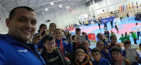 5 златни 1 сребрена и 4 бронзени медали за каратистите од клубот „Кун су то на „Тетово Опен