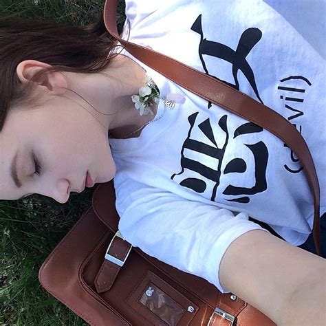 18岁乌克兰小仙女，发色酷炫爱搞怪，怎么会这么可爱！手机凤凰网