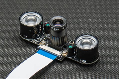 Raspberry Pi 可調焦距 Noir 相機附紅外線燈 天瓏網路書店