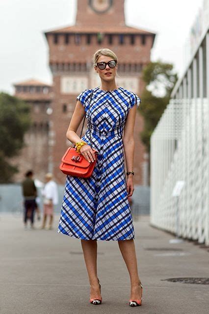 Петок во фустан со коцкест дезен