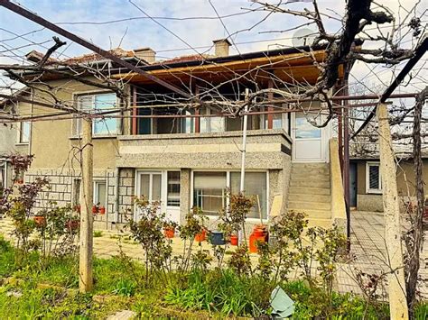 Двуетажна къща обзаведена собственик гр Стралджа Област Ямбол