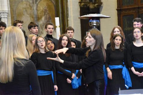 „sing As One” Koncert Chóru Szkoły Europejskiej Eeb1 Uccle W