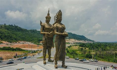 តារាល្បីៗជាច្រើន សម្រុកគ្នាទៅលេង ដល់កន្លែងរូបសំណាក ព្រះថោង នាងនាគ នគរដ្រេហ្គន