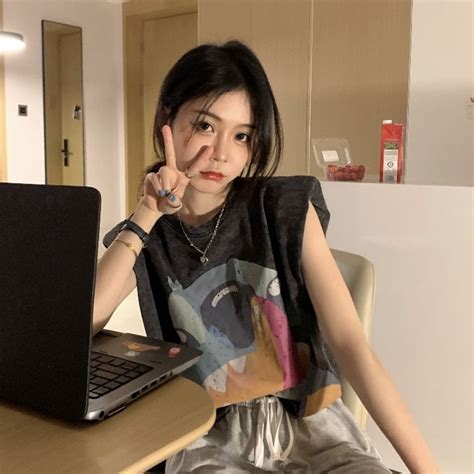 민소매 티셔츠 여성 여름 아우터웨어 인스타 씬 레트로 아메리칸 스트리트 베스트 루즈한 디자인 센스 틈새 상의 Aliexpress