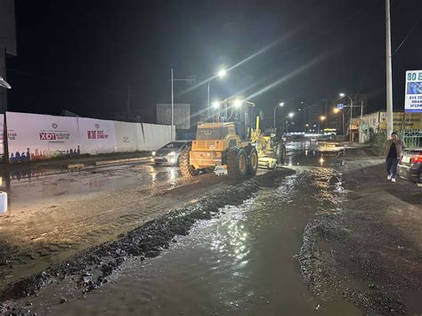 Да хүрээ гудамжны авто замын эвдрэлийг засаж байна