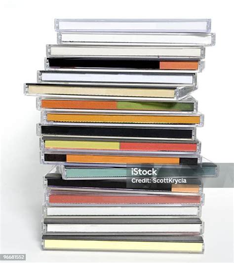컴팩트 디스크 쌓다 콤팩트 디스크에 대한 스톡 사진 및 기타 이미지 콤팩트 디스크 더미 쌓기 Istock
