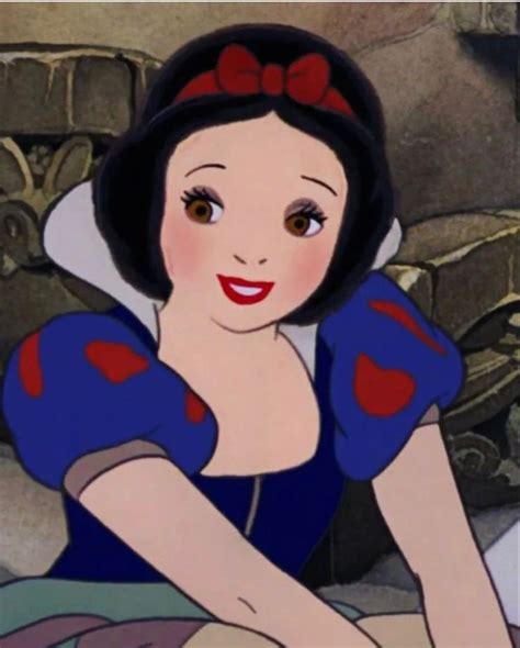Pin By Crossamber On Disney Pictures Disney Princess Fan Art Snow