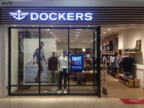 Dockerfileとは？command 書き方をまとめました