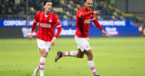 De Talenten Van Psv Komen Op Stoom Simons Valt Opnieuw Op Psv Ed Nl