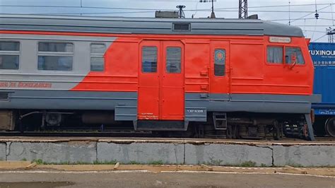 Именная электричка имени героя советского союза Зои Космодемьянской стоит на станции