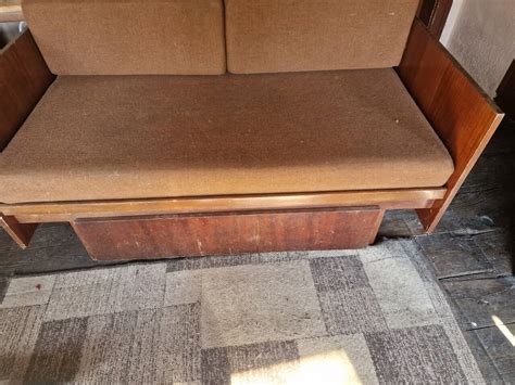 Продавам диван Диван Мебели за дома и офиса Етрополе Разтегателен диван