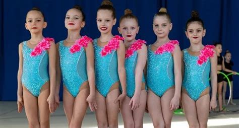 Соревнования по художественной гимнастике Групповое выступление