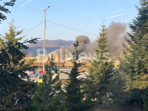 От последните минути Голям пожар бушува в цех във Враца снимки