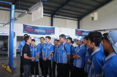 Wisata Belajar Ke Industri Smk Negeri 3 Selong Mengirim Siswa Tkro Dan Titl Smk Negeri 3 Selong